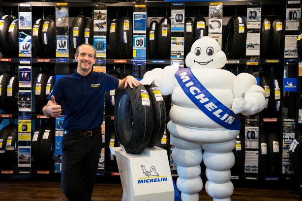 _มร.รอสส์ ชีลส์ (Ross Shields) - Benewsonline.com